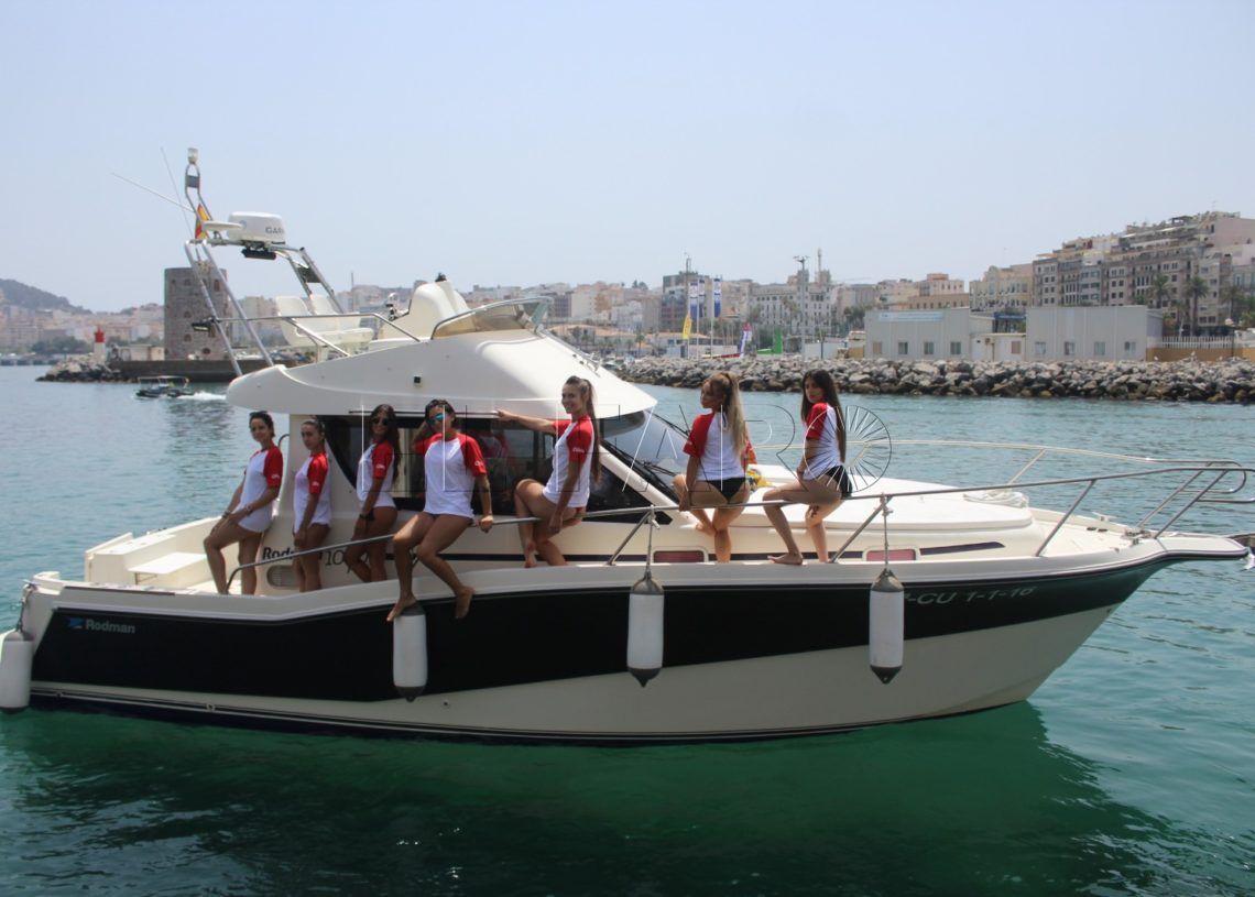 Un paseo ‘guapo’ a bordo de un barco para conocer Ceuta