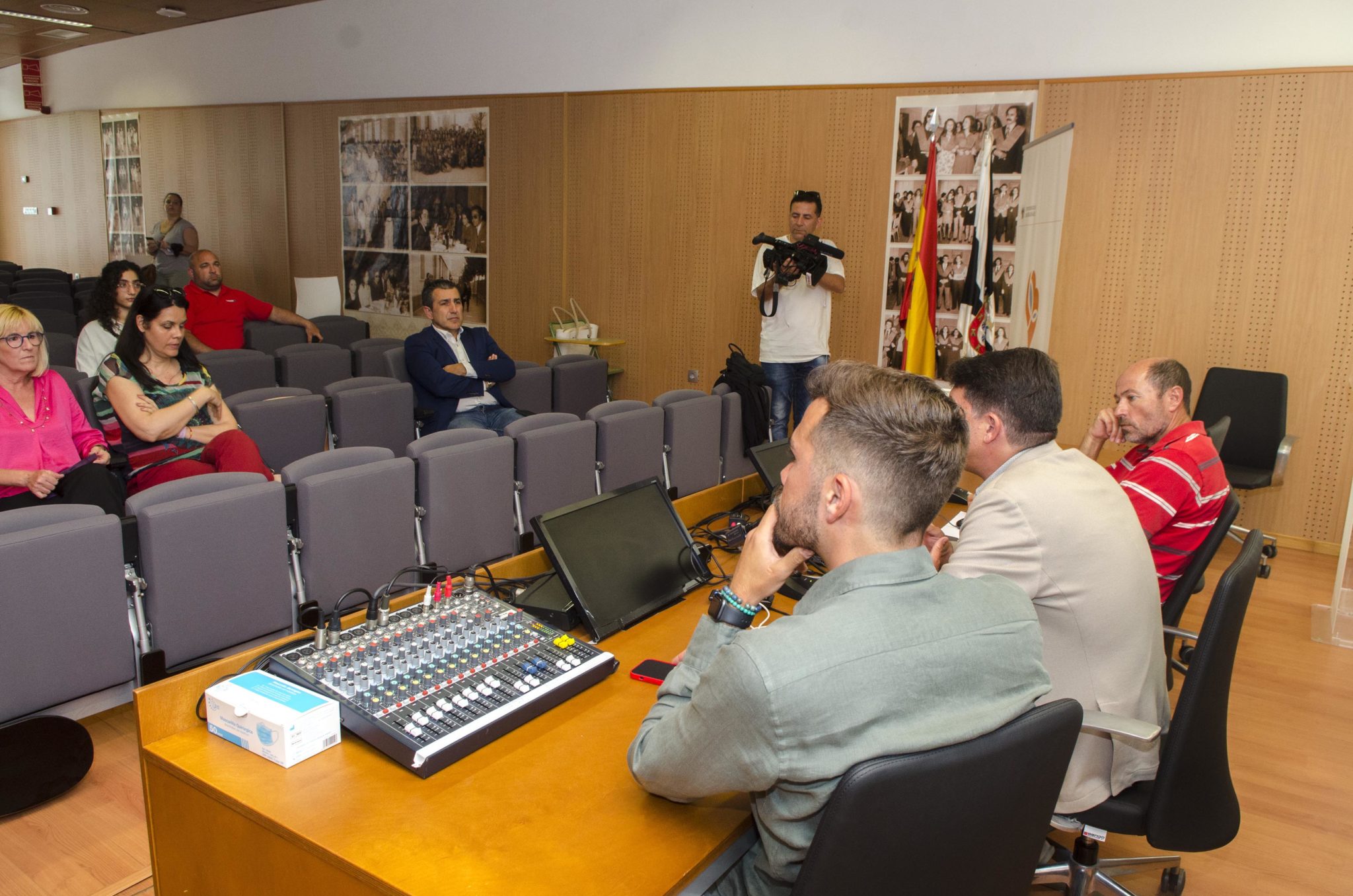 El proyecto MESO_Alborán muestra su exploración del hábitat submarino