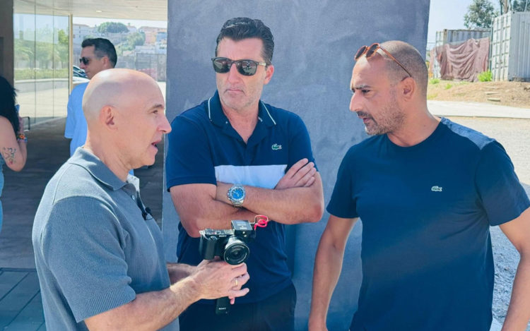 Julio Maldonado 'Maldini' visitó el entreno de la AD Ceuta