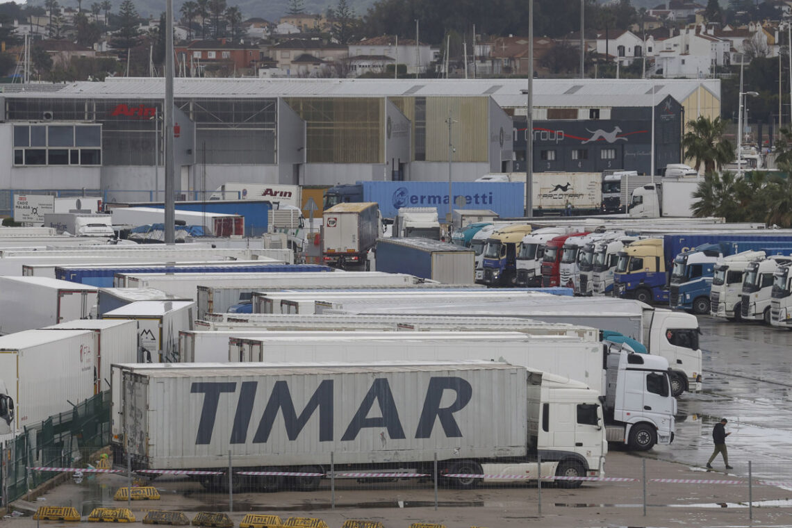 Bloqueos de camioneros en la línea con Tánger Med por el temporal