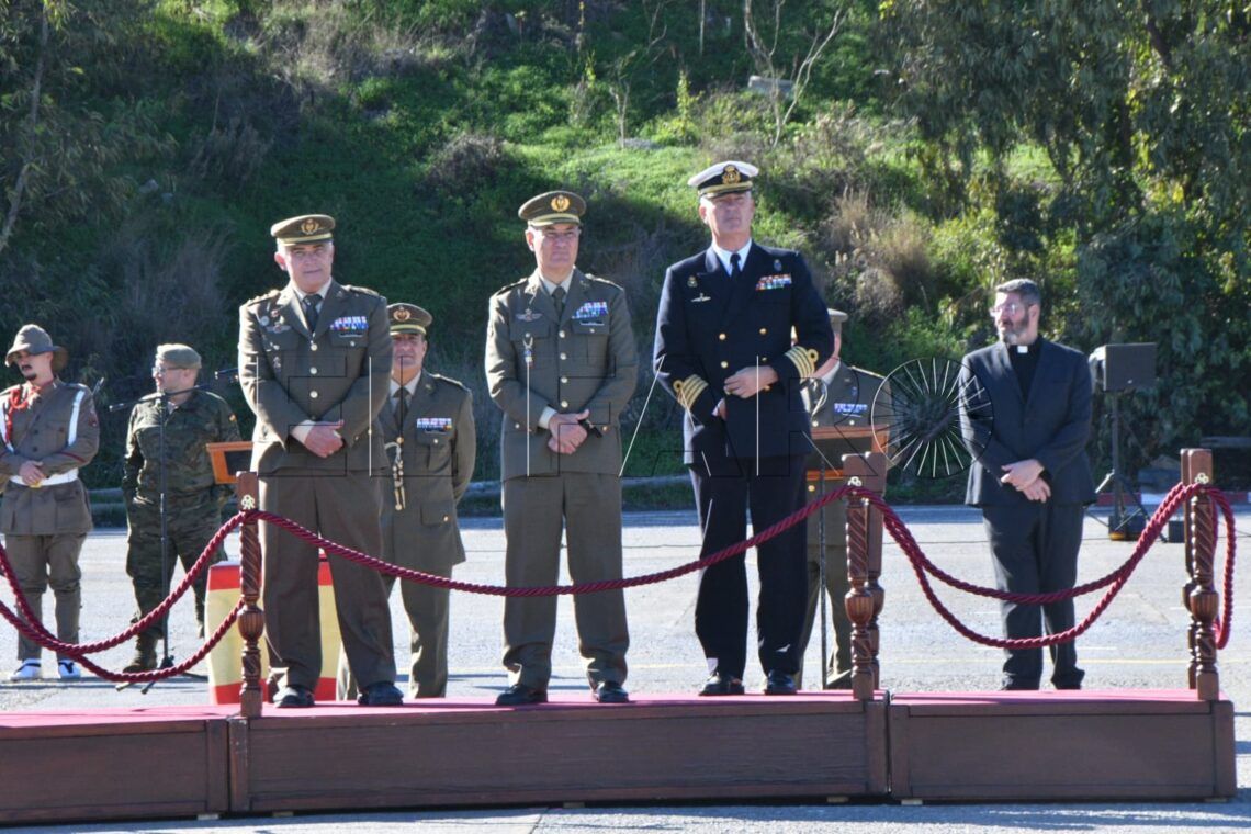 Una parada militar para conmemorar el XXVIII aniversario del Batallón ...